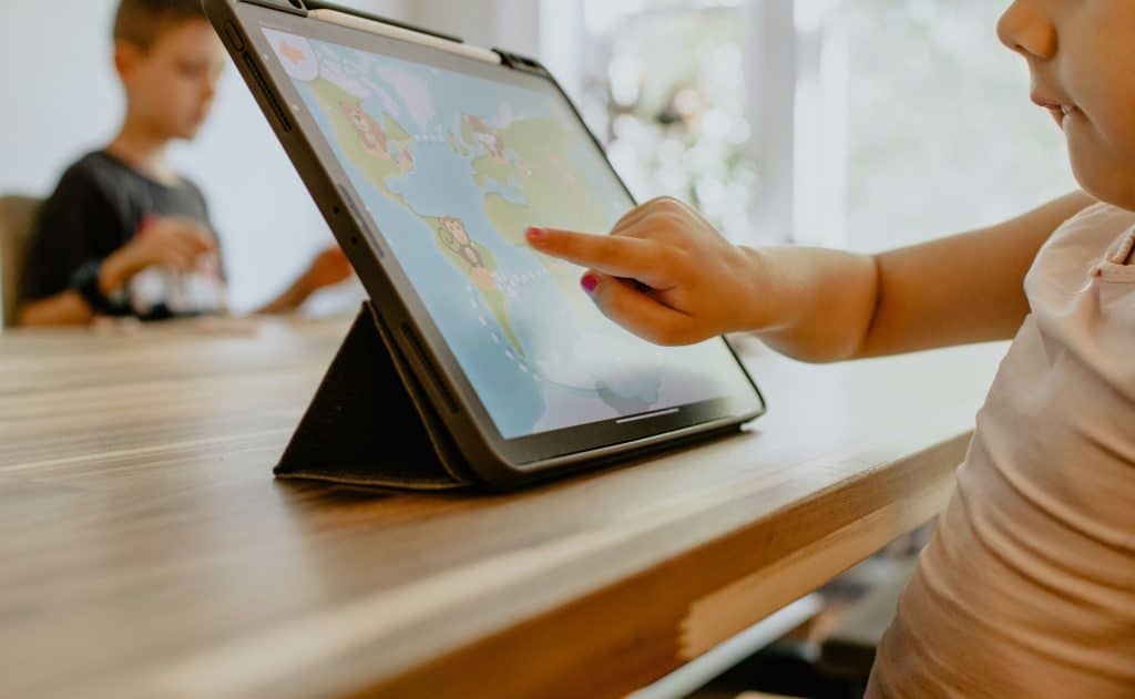 8 Benefits of Using Tablets in Primary Education | IP Partners